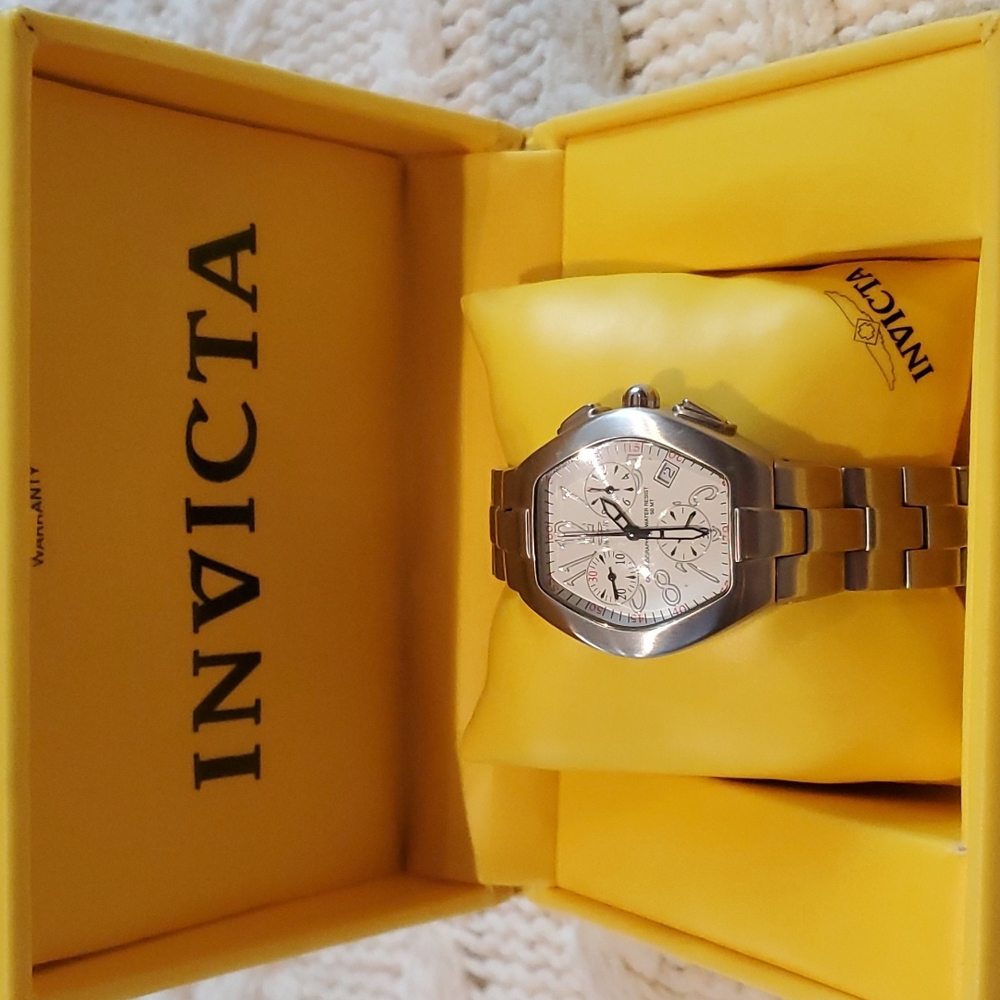Mens Invicta Silver Chronography Watch. Needs Battery - Gem